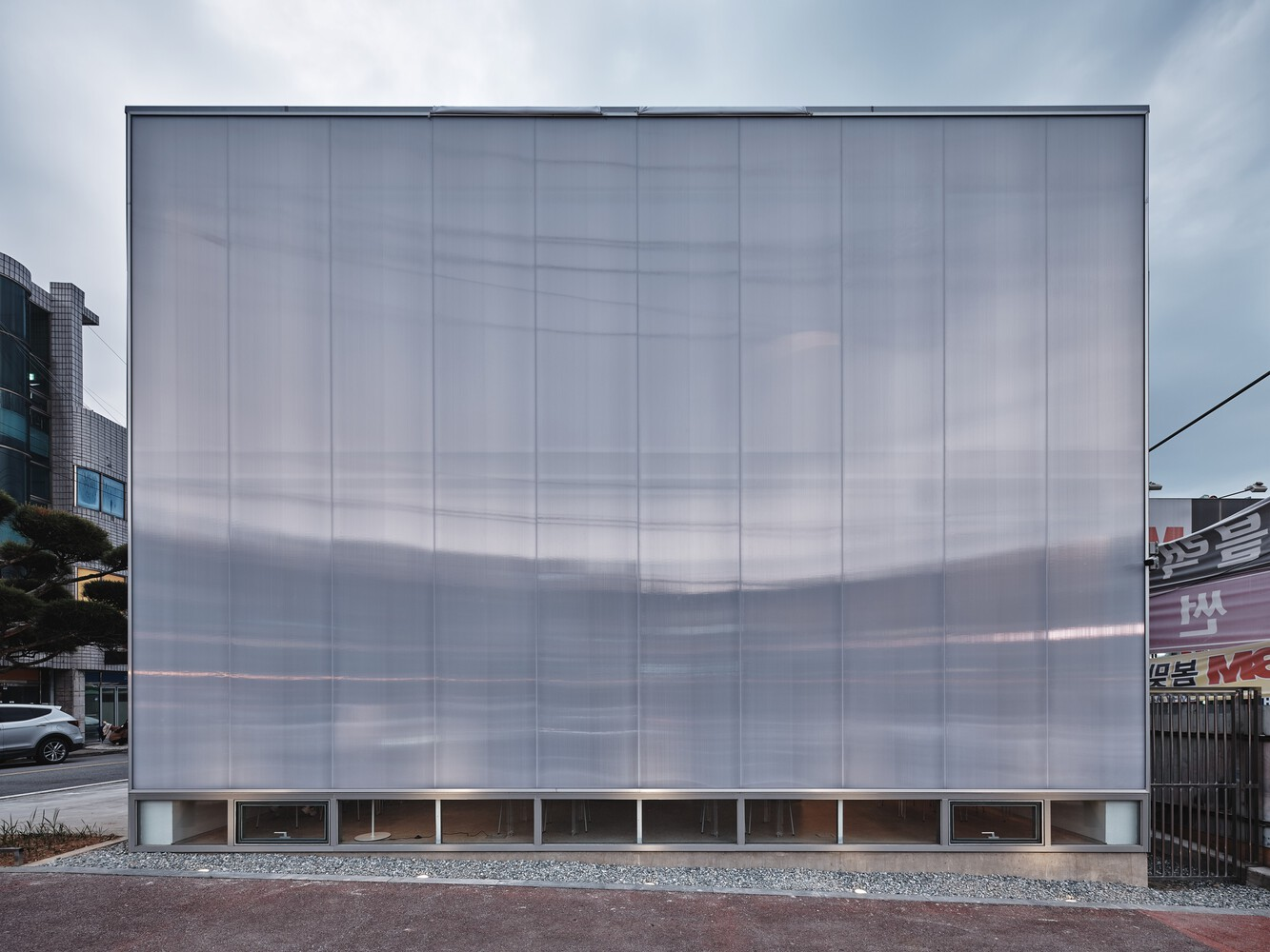 Innovative Cafe Design: A Closer Look at Suum Urban Café and Roaster by ...