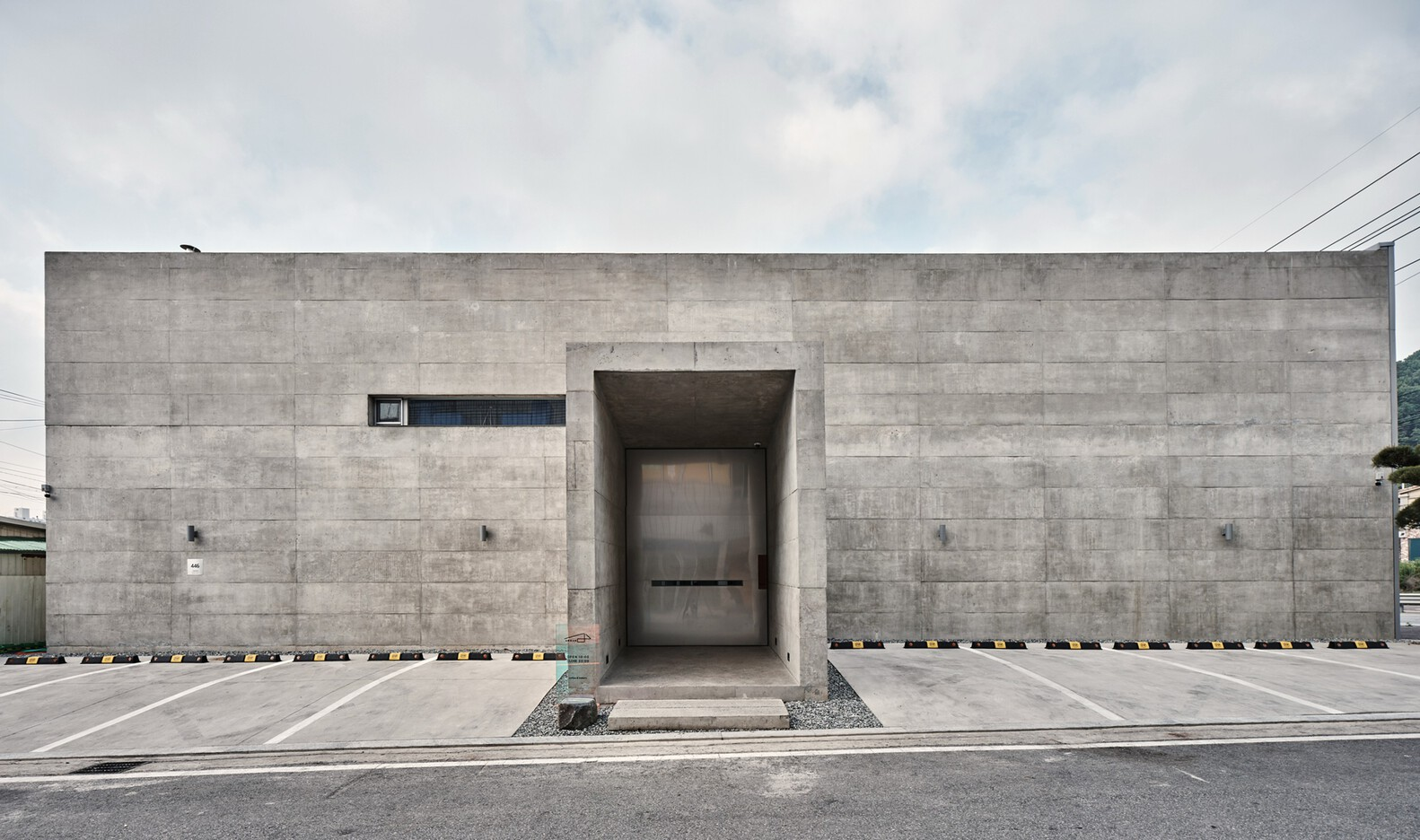 Innovative Cafe Design: A Closer Look at Suum Urban Café and Roaster by ...