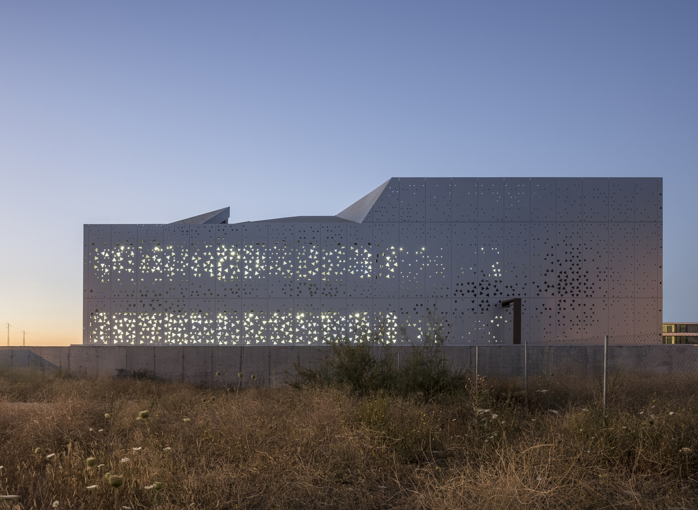 Bioclimatic Architecture Design: A Case Study of the Microbiological ...