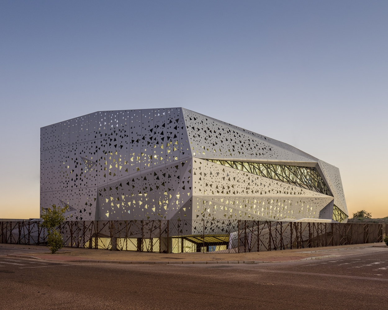 Bioclimatic Architecture Design: A Case Study of the Microbiological ...