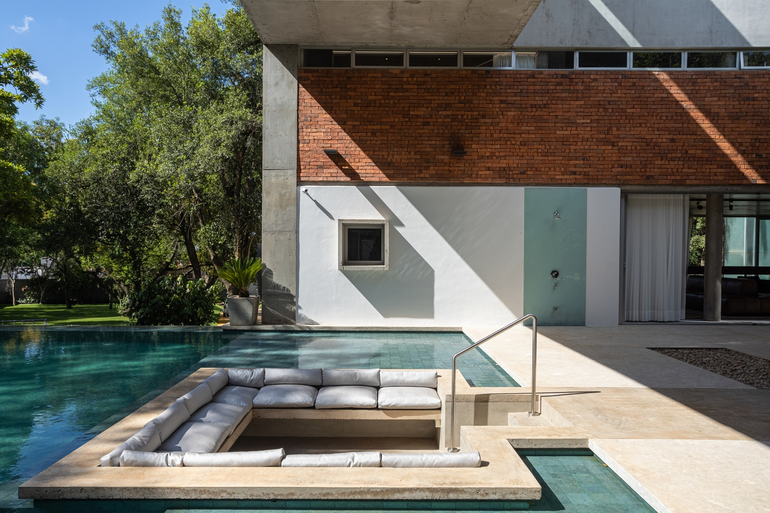 Rodor House by OMCM Arquitectos: A Harmonious Blend of Architecture and ...