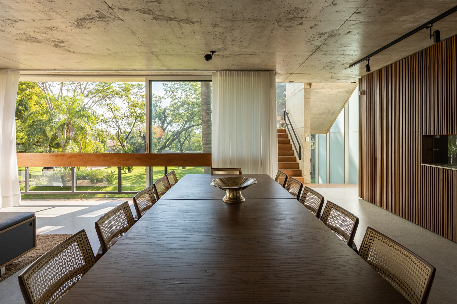 Rodor House by OMCM Arquitectos: A Harmonious Blend of Architecture and ...