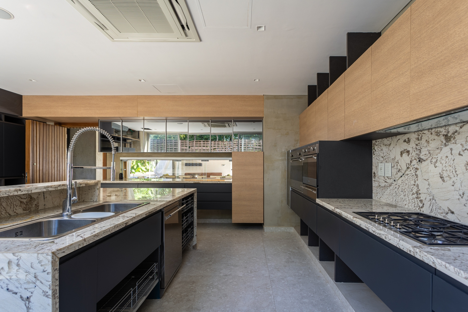 Rodor House by OMCM Arquitectos: A Harmonious Blend of Architecture and ...