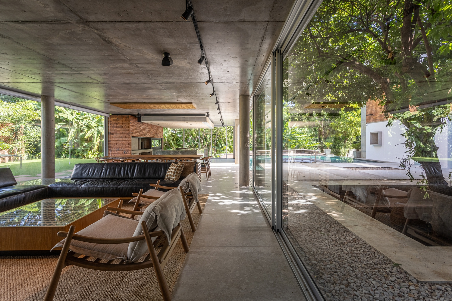 Rodor House by OMCM Arquitectos: A Harmonious Blend of Architecture and ...