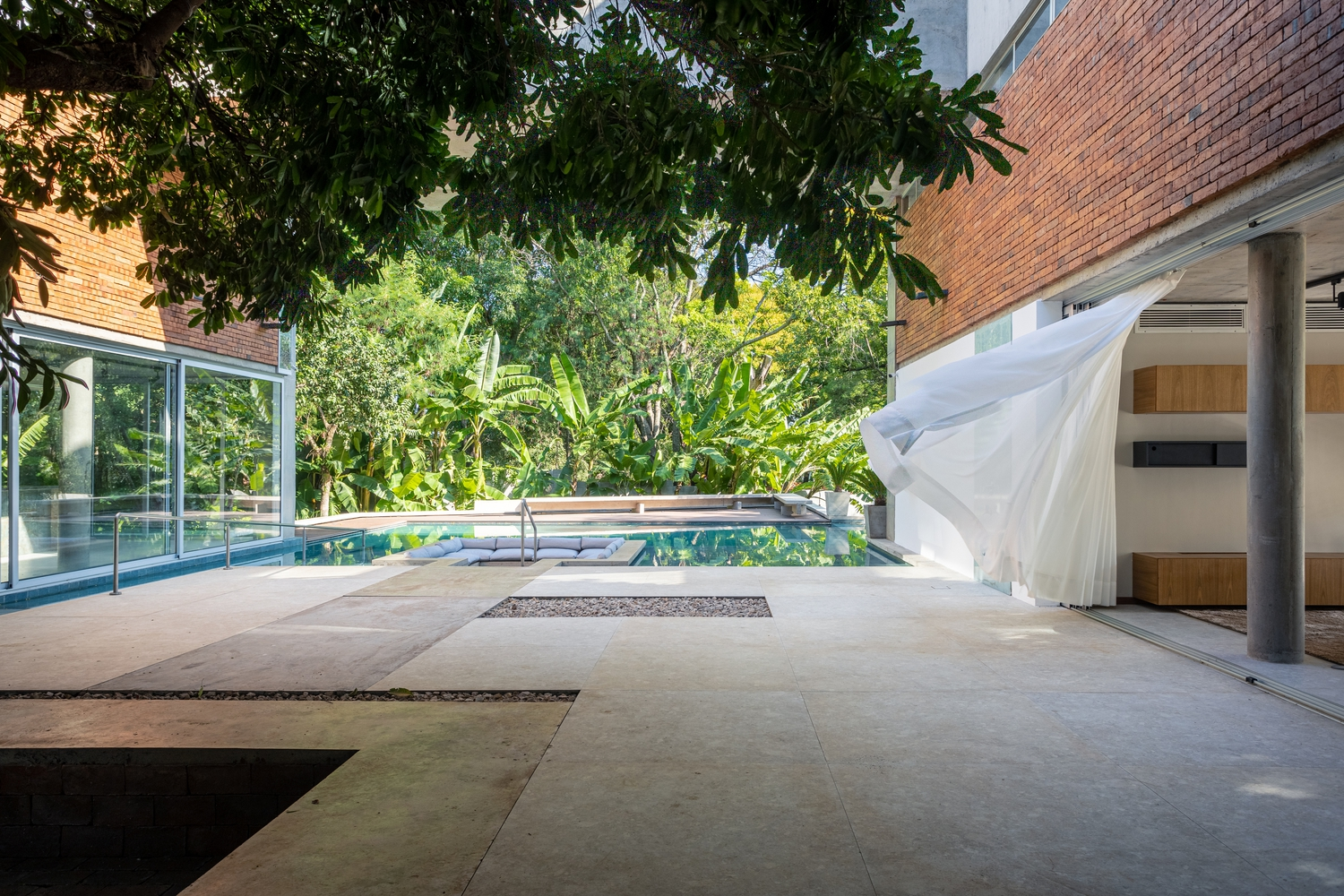 Rodor House by OMCM Arquitectos: A Harmonious Blend of Architecture and ...