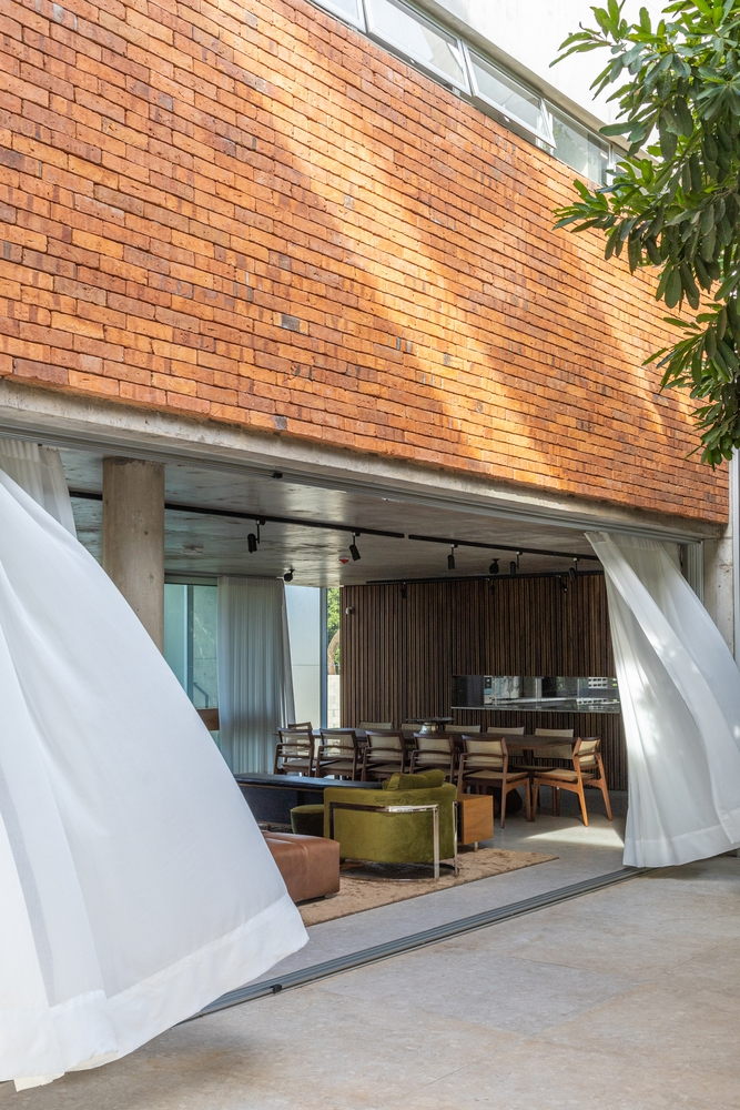 Rodor House by OMCM Arquitectos: A Harmonious Blend of Architecture and ...