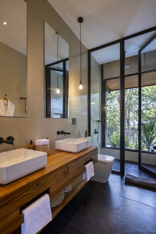 Mimetic Architecture: Blending Design with Nature at Casa Perla Negra ...