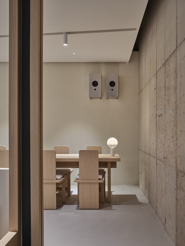 Café Heuler: An Ode to Fluidity in Coffee Shop Interior Design ...