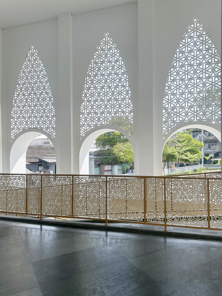 Al-Muttaqin Grand Mosque: A Testament to Contemporary Mosque Design ...