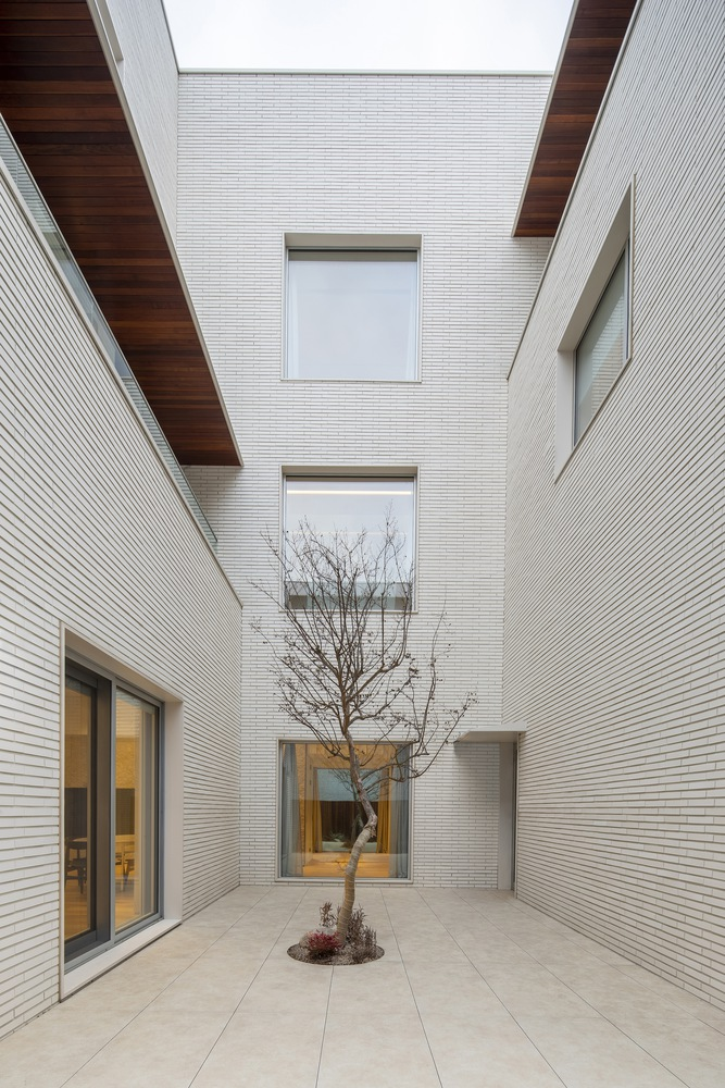 A Masterpiece of Multi-generational Living Architecture: "A Home for ...