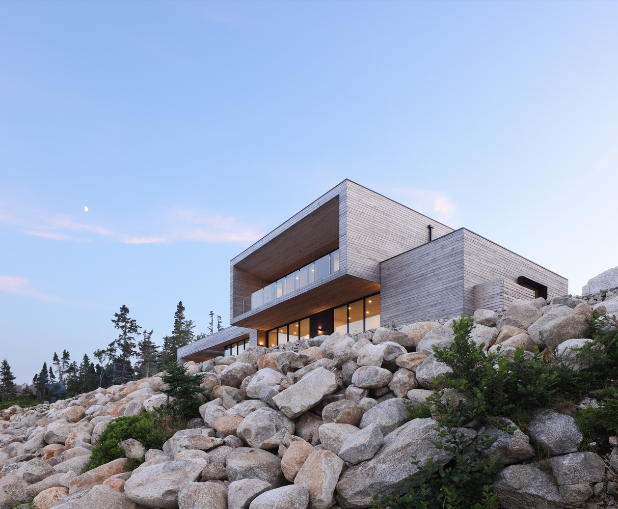 Coastal Architecture Design: The Rockbound House by Omar Gandhi ...