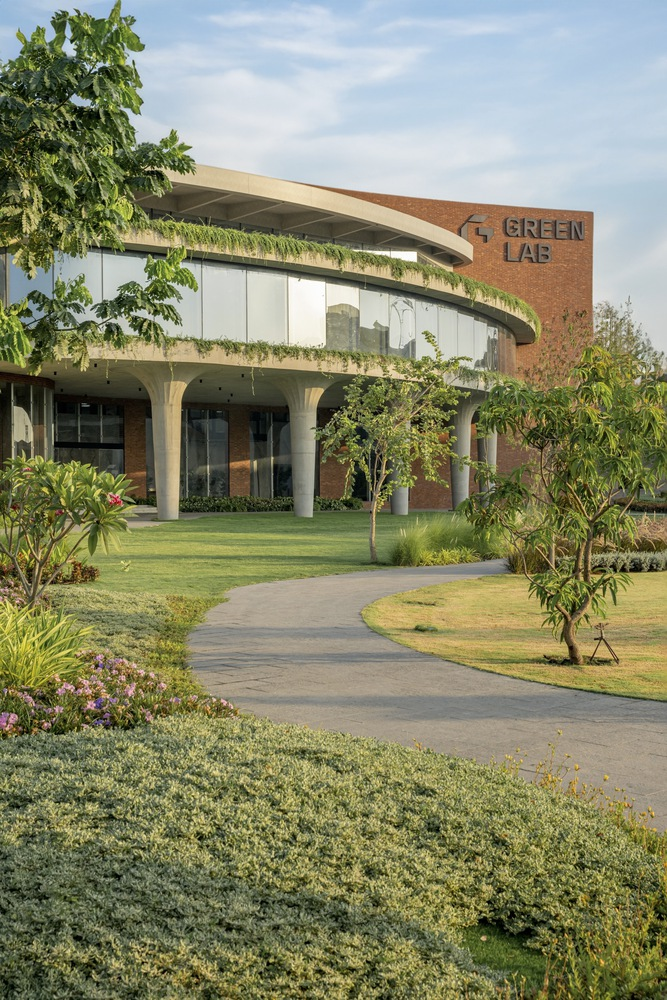 Redefining Industrial Spaces: Sustainable Factory Design in India with Greenlab Diamonds Factory ...