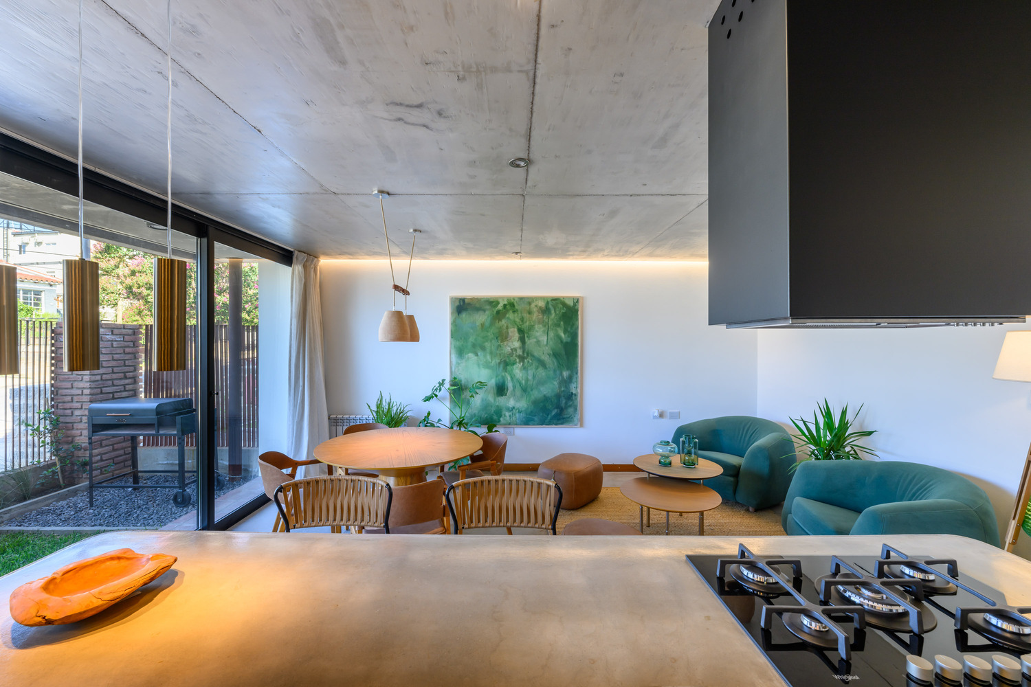 Sustainable Residential Architecture in Argentina: The Flia / Momento ...