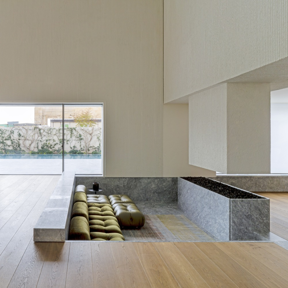 Secluded Urban Residence Design: Exploring the B. Kanaan Residence by ...