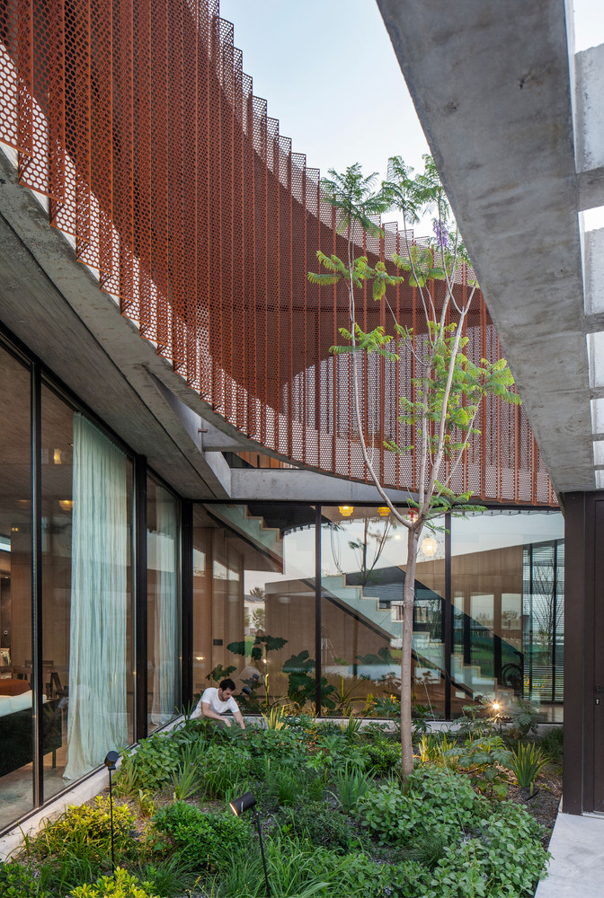 Modern Corner Lot Homes: Exploring the Orbit House by Estudio PK ...