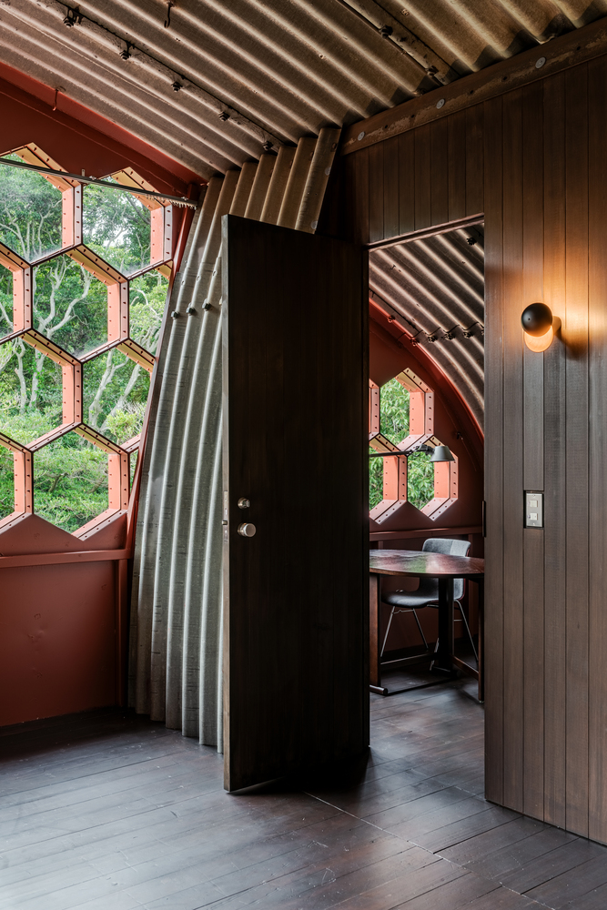 Renovated Corrugated Architecture: Transforming the Corrugated House by ...