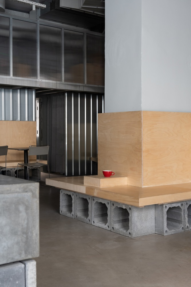 Chernyi Cooperative Coffee Roasters: A New Era in Modern Brutalist Cafe ...