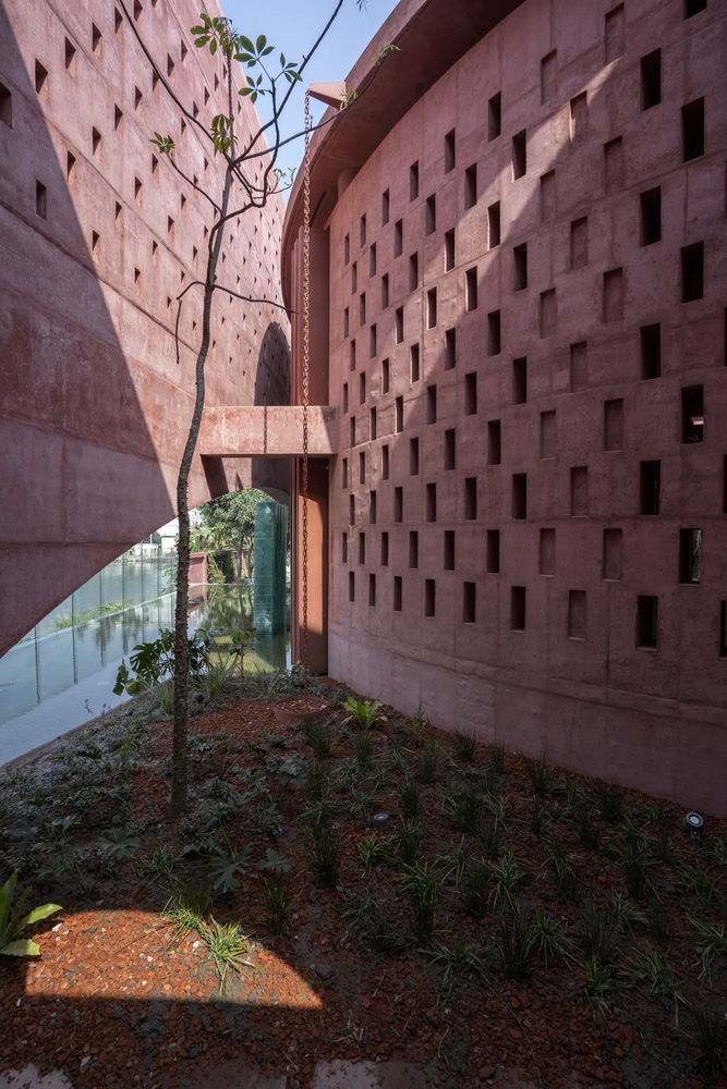 Zebun Nessa Mosque: A New Chapter in Innovative Mosque Design in ...