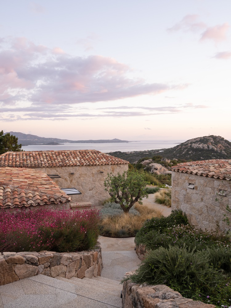 Luxury Mediterranean Villa Design: Villa S by Alvisi Kirimoto ...