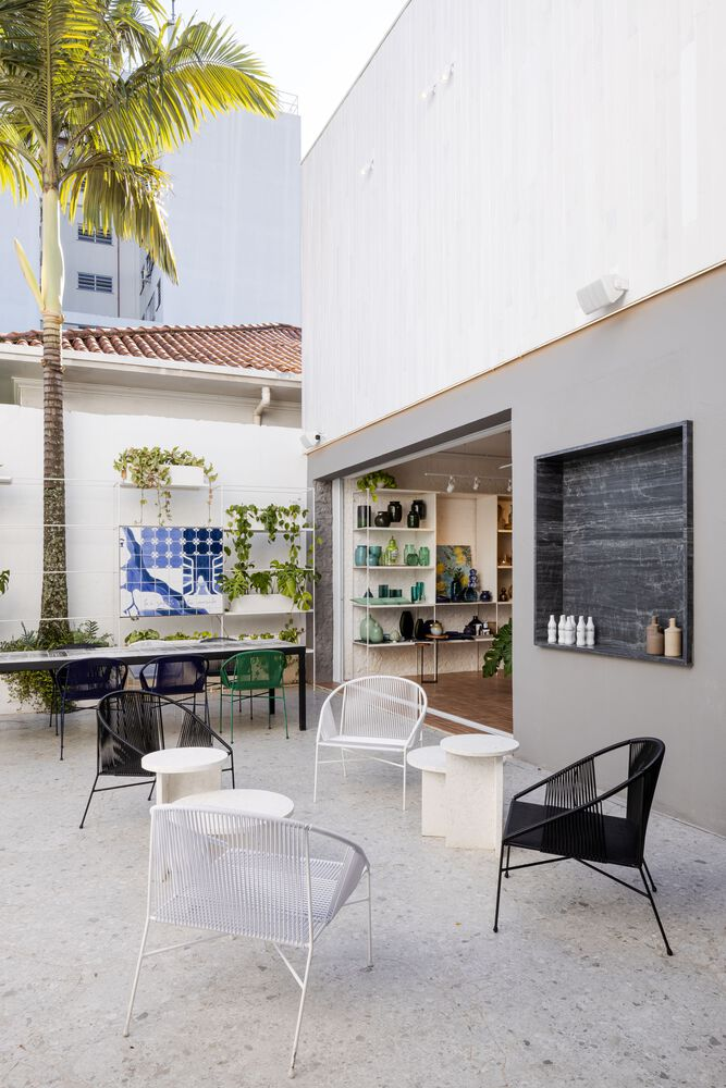 Innovative Retail Design: Unveiling Atelier Colormix by Basiches ...