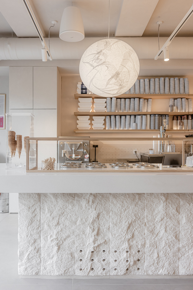 Compact Restaurant Design in Belgrade: A Closer Look at MIG by Studio ...