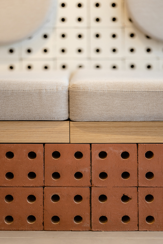 Compact Restaurant Design in Belgrade: A Closer Look at MIG by Studio ...