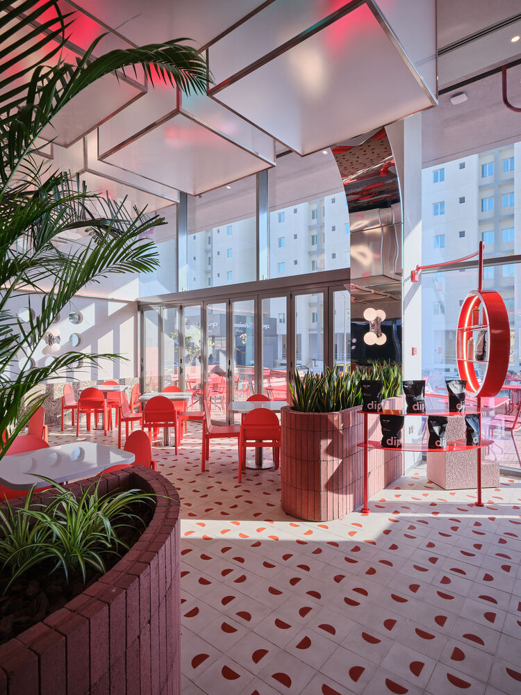 Innovative Flagship Store Design: A Case Study of Dip'n'Dip by ...