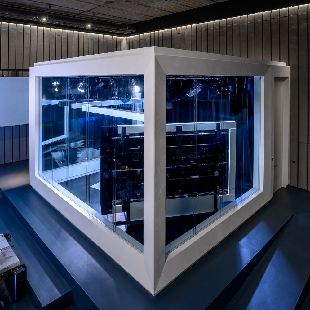 Revolutionizing Media Spaces: The Innovative Newsroom Design of ...