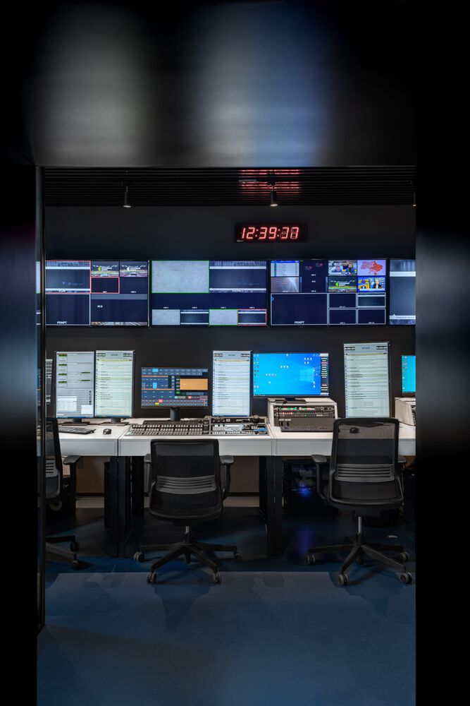Revolutionizing Media Spaces: The Innovative Newsroom Design of ...