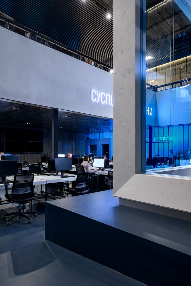 Revolutionizing Media Spaces: The Innovative Newsroom Design of ...