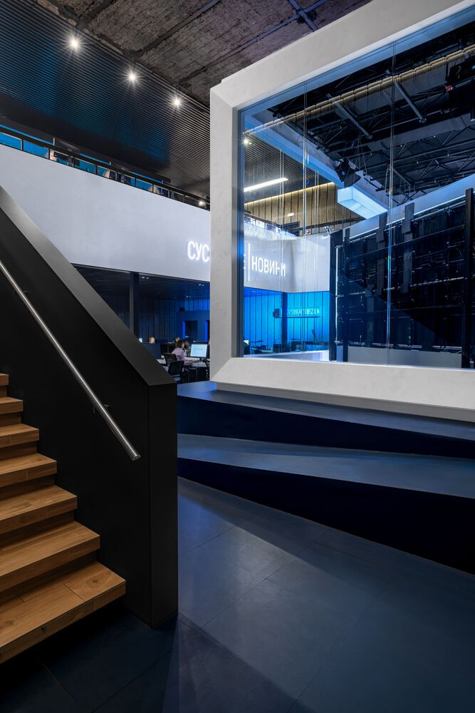 Revolutionizing Media Spaces: The Innovative Newsroom Design of ...