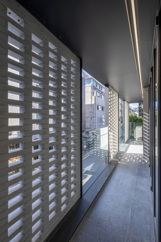 Sustainable Office Building Design: Integrating Nature with the Intec ...