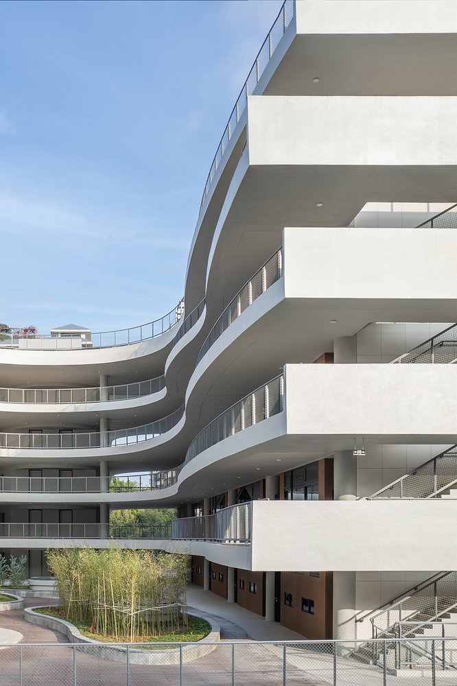 Innovative Urban School Design: JingLong Elementary School by Atelier ...