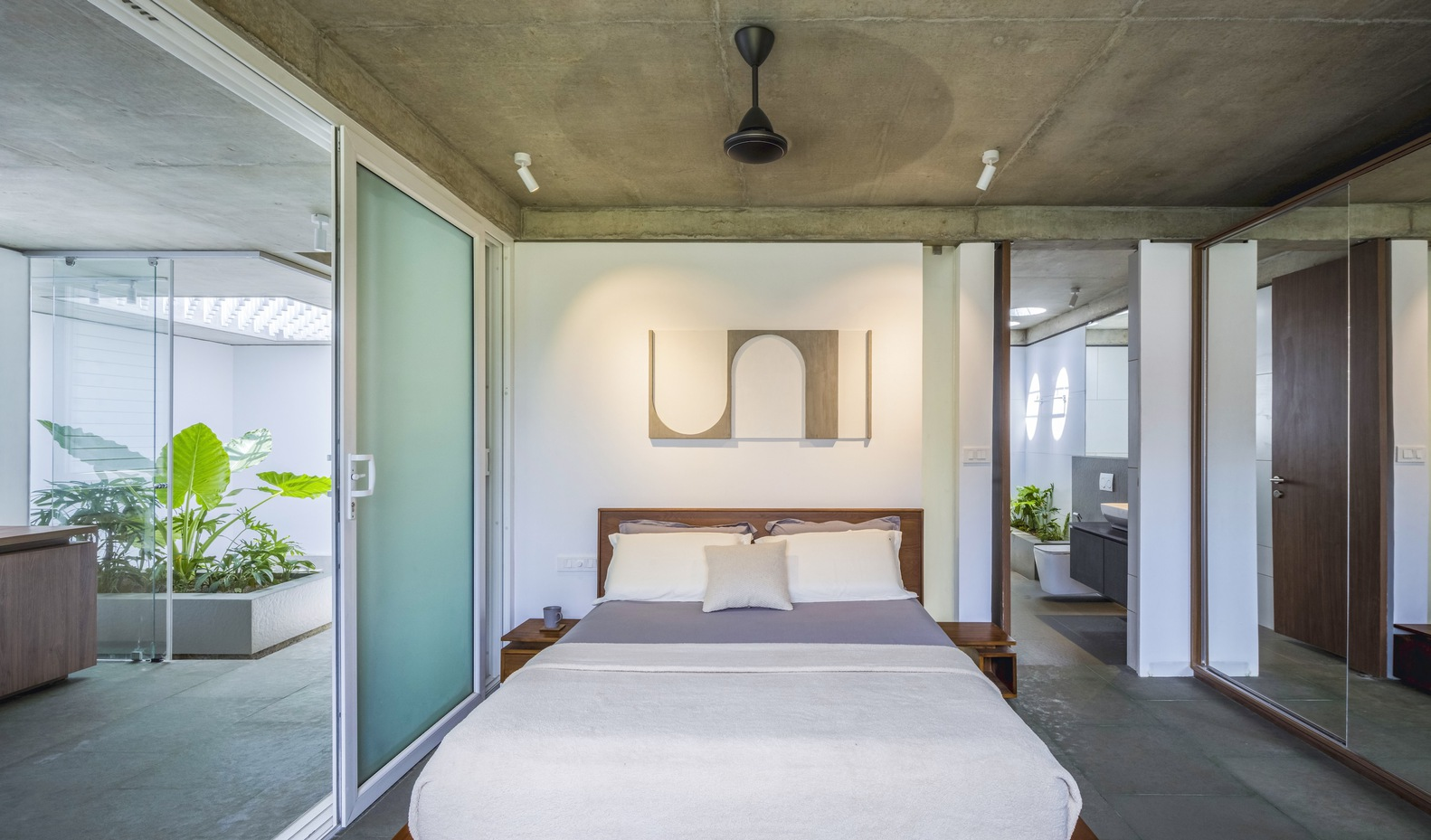 Climate-Sensitive Architecture in India: Unveiling the Hedge House by ...