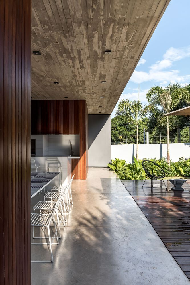 Modern House Renovation Ideas: Transforming the Primavera House ...