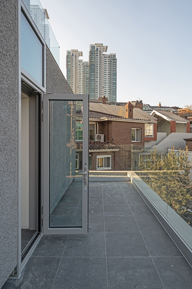 Innovative Office Building Design: A Deep Dive into Chrome Company HQ ...