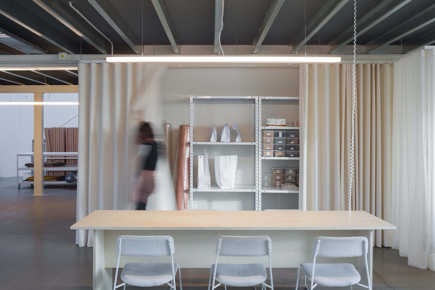 Innovative Showroom Design: Transforming Spaces with Fabric and Light ...