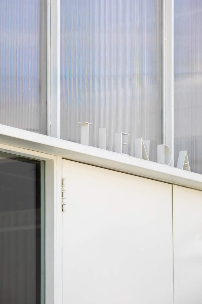 Innovative Showroom Design: Transforming Spaces with Fabric and Light ...