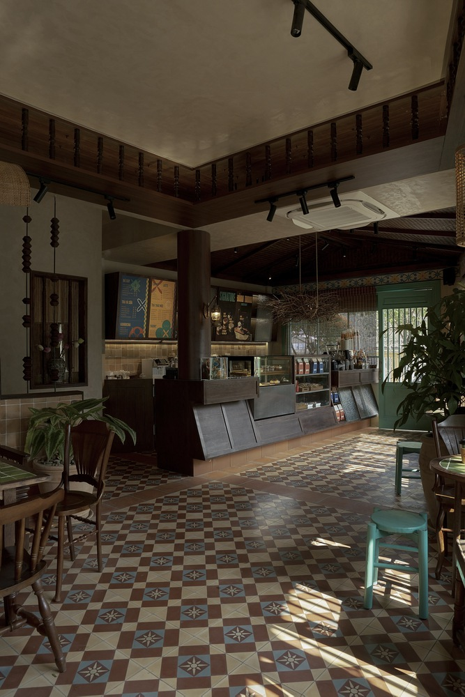 Unveiling the Essence of Traditional Vietnamese Coffee Shop Design at ...