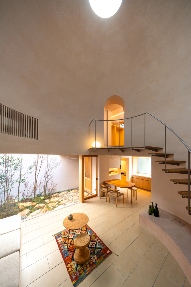 Compact Home Design in Japan: A Deep Dive into the House in Shukugawa ...