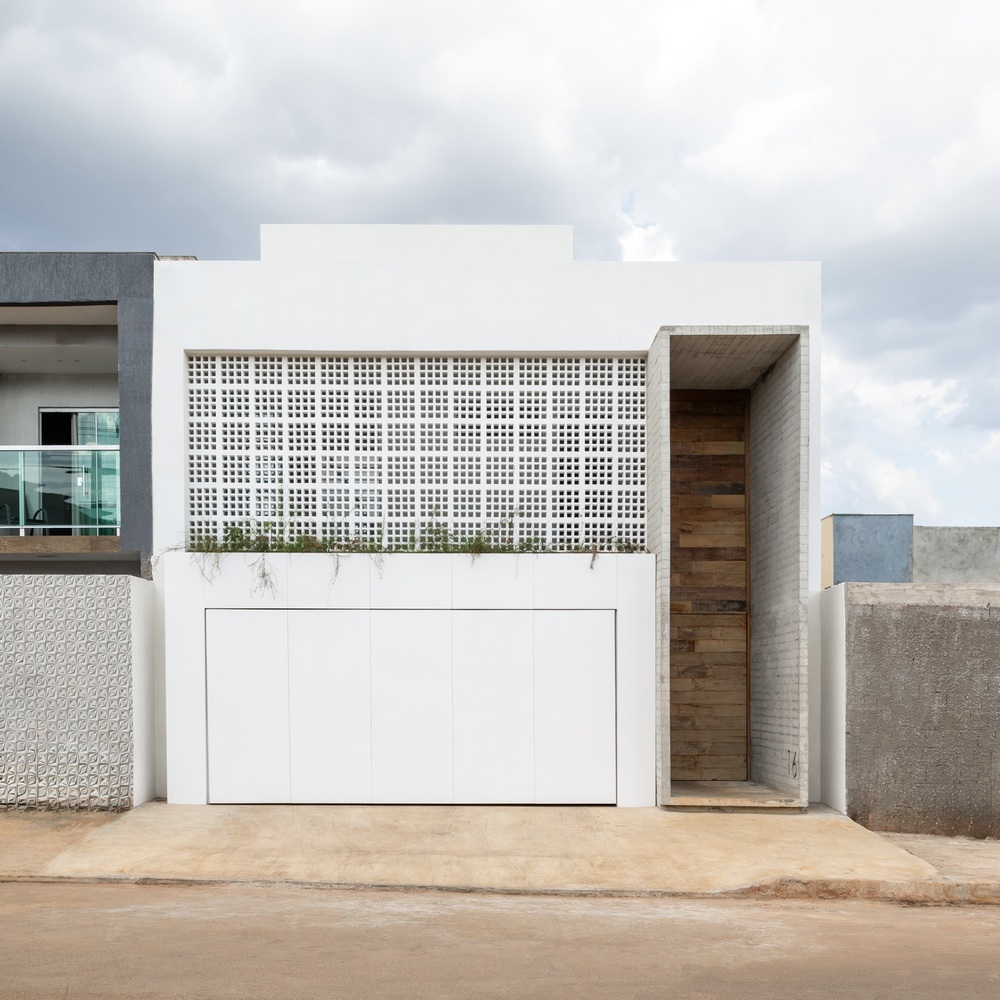 Introduction to Modern Brazilian Houses: Featuring Casa GR by Studio ...