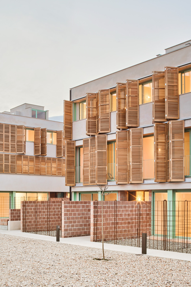 Modern Sustainable Architecture: A Closer Look at 54 Social Housing in ...
