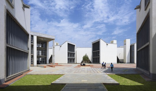 Modern Indian Educational Architecture: A Fusion of Tradition and ...